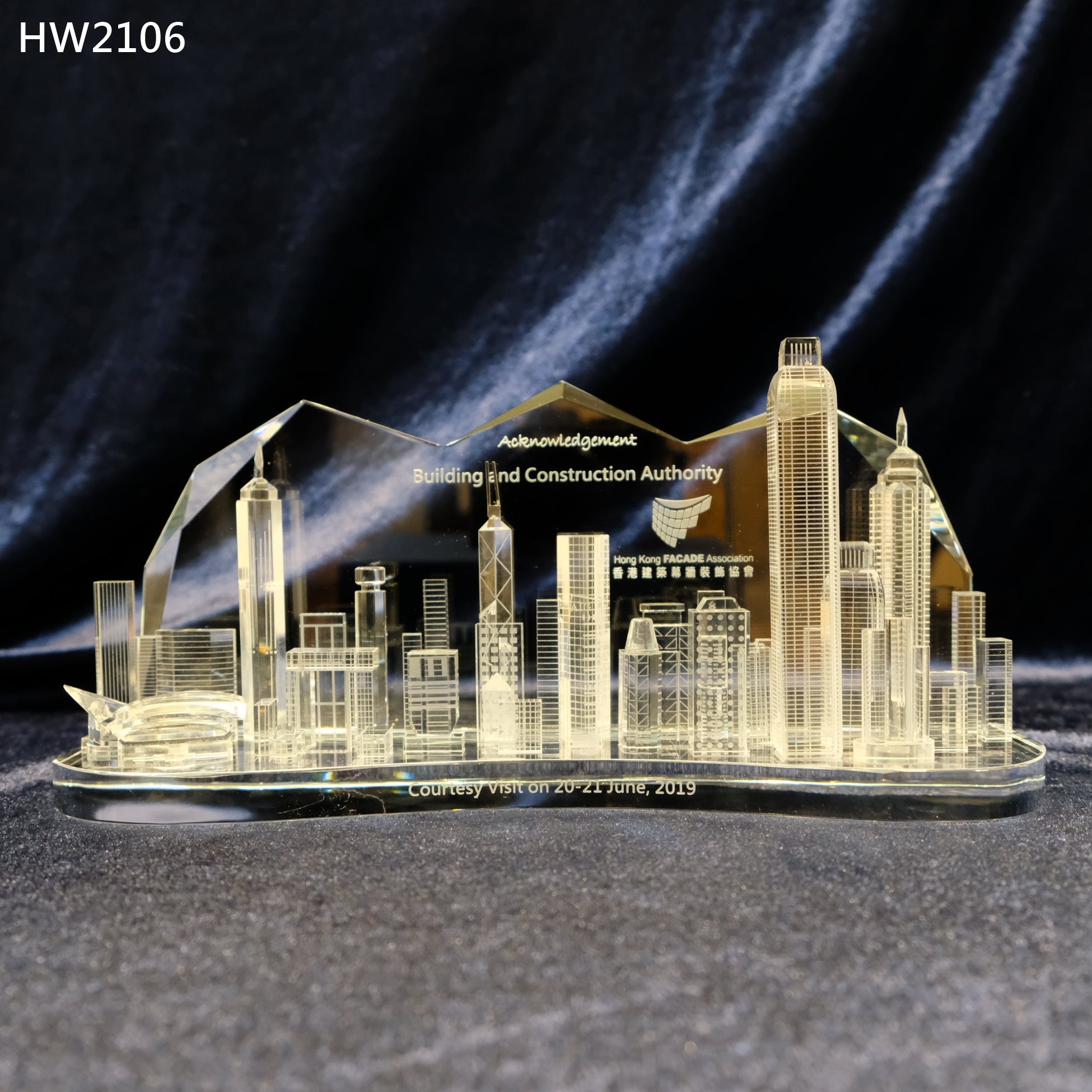 HW2106 立體香港景色水晶座擺設 – OH MY GIFT